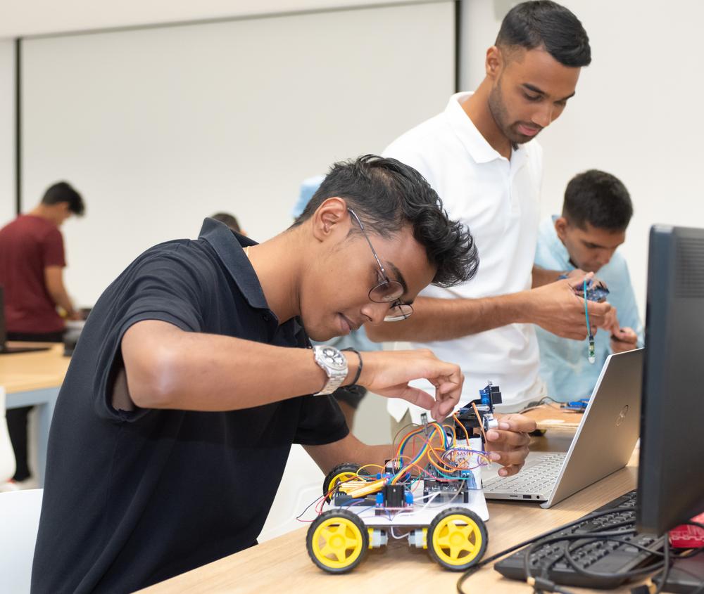 Mechatronics and Robotics Engineering BEng Honours 2026 | Middlesex ...